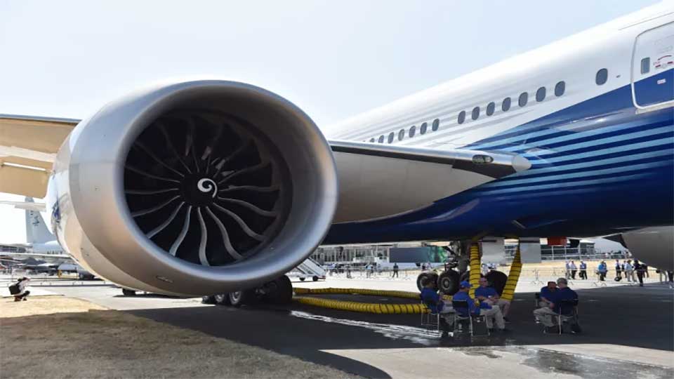 Boeing finds cracks in structure of 777X test Jets