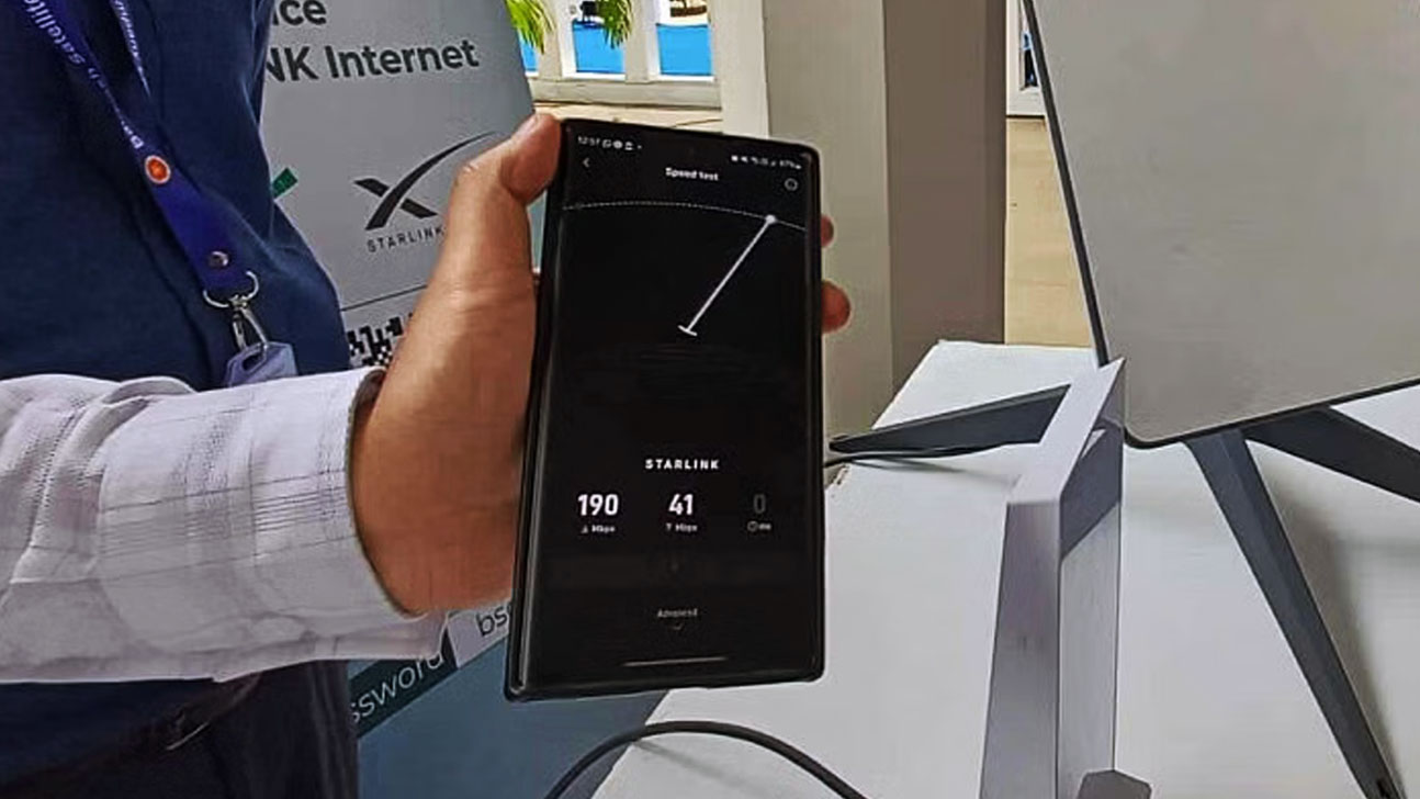 Starlink internet demo at Bangladesh Investment Summit